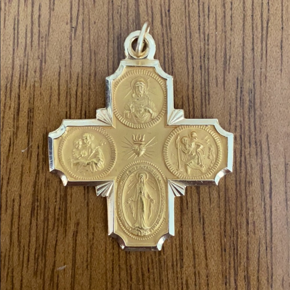 14k Yellow Gold Christian Cross Pendant - Gem